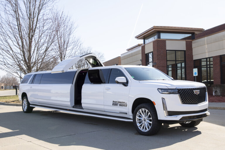 Limo & Party Bus Rental Metro Detroit | Dream Limousine